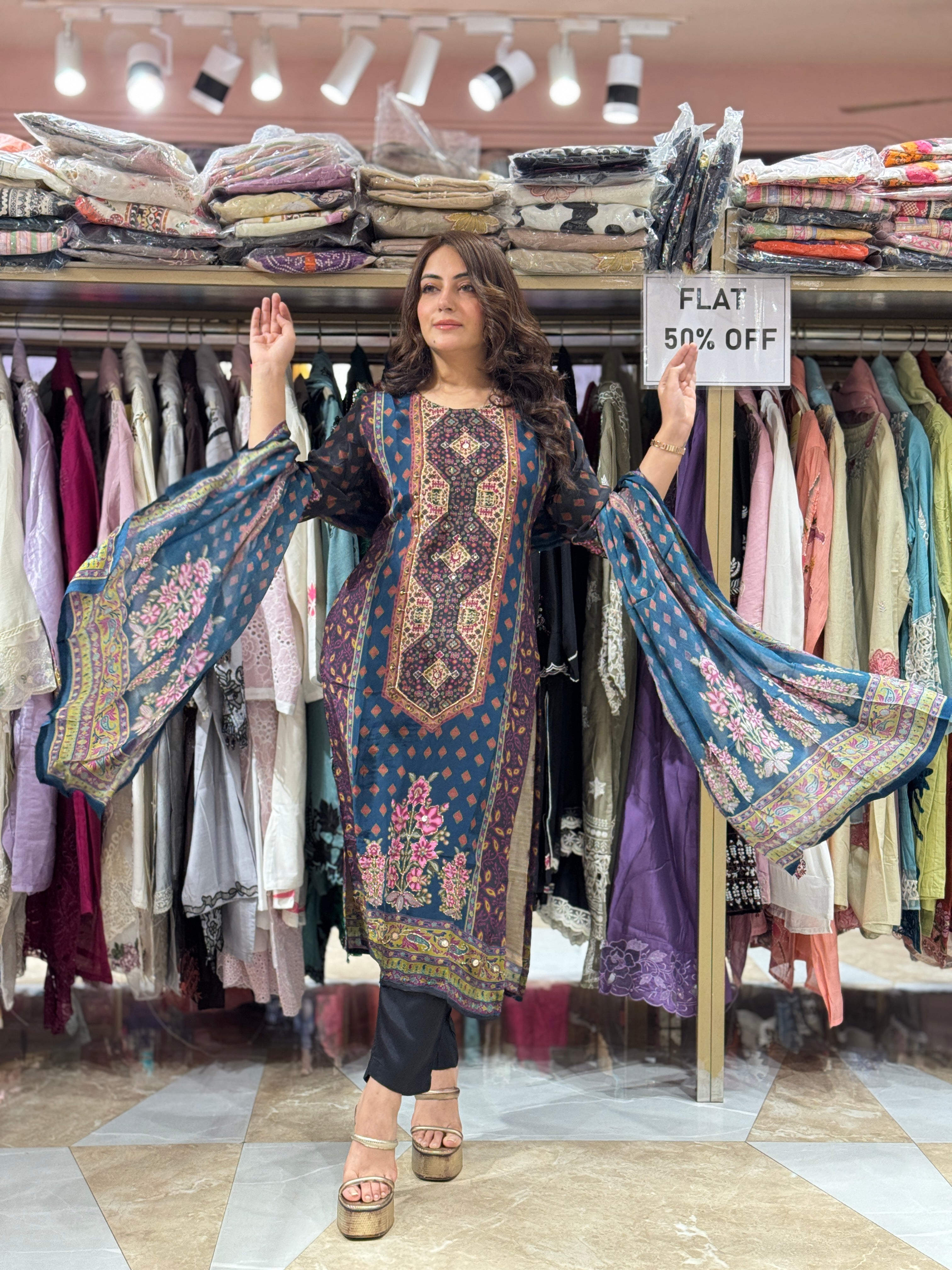 Zarqash elegance suit - PURE CREPE – Begum Shop